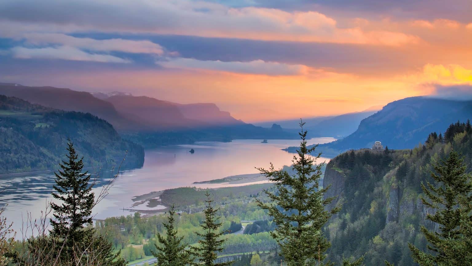 Discover 12 Oregon Destinations That Will Steal Your Heart