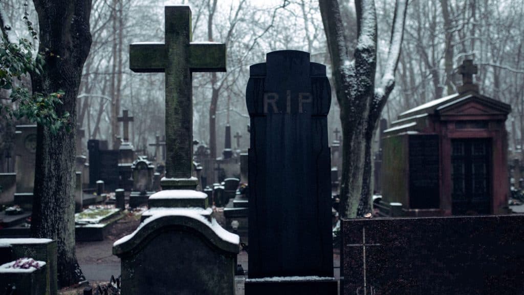 15 Creepiest Cemeteries in the U.S. That Will Send Shivers Down Your Spine