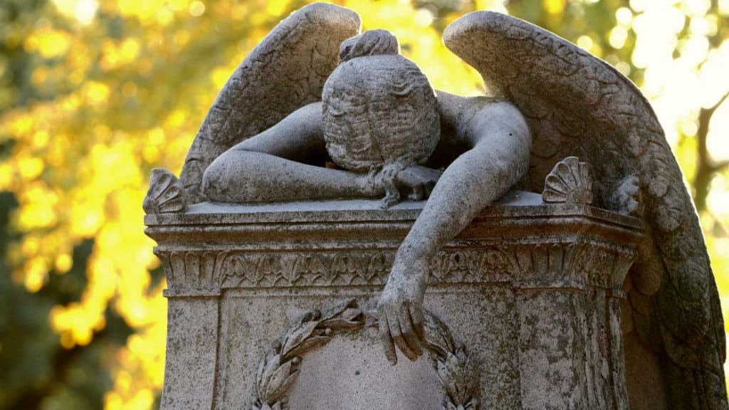 15 Creepiest Cemeteries in the U.S. That Will Send Shivers Down Your Spine
