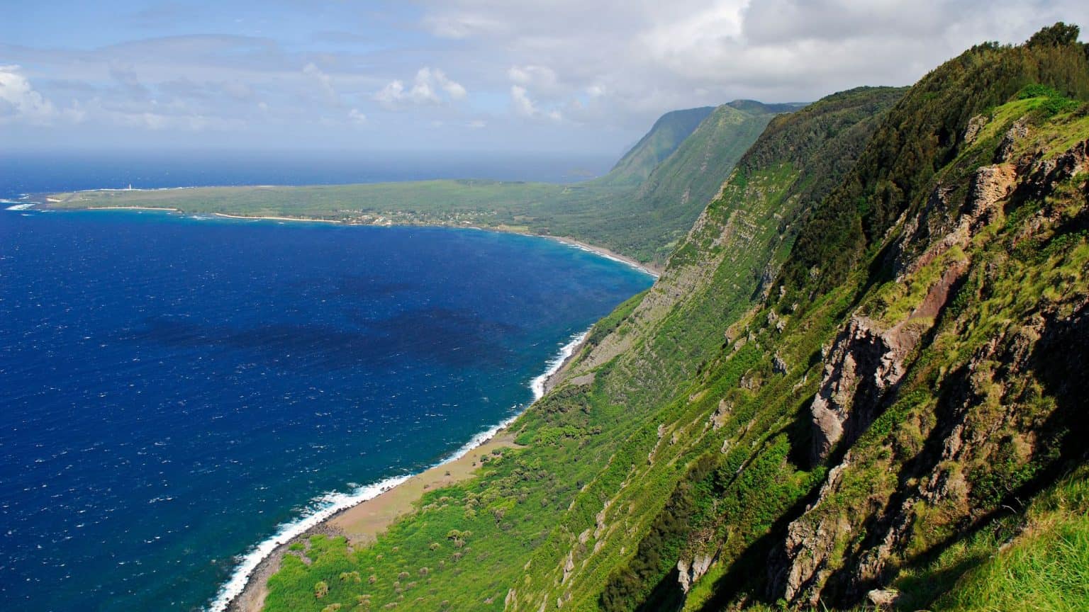 13 Edge-Hugging Views That Feel Equal Parts Thrill And Terror