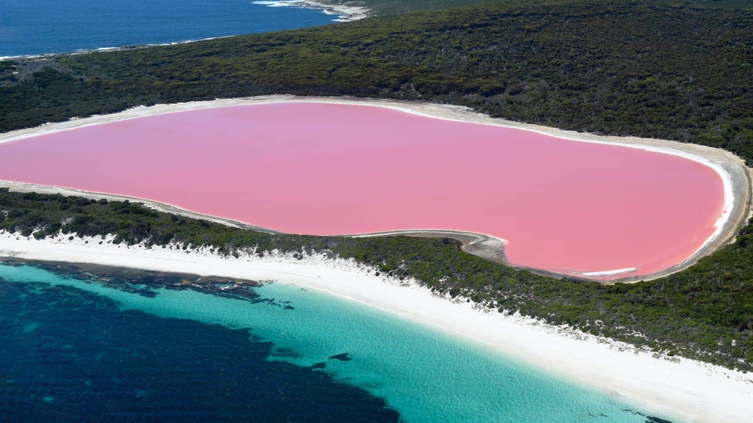 14 Stunning Natural Phenomena That Make Every Landscape Feel Unreal