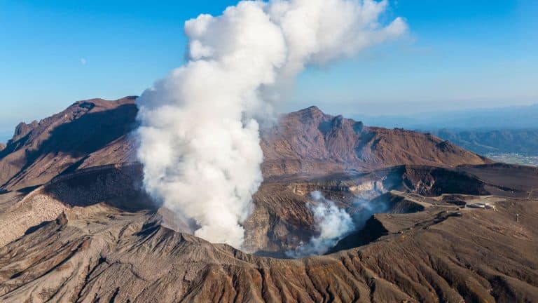 14 Of The Most Beautiful Places Along The Ring Of Fire