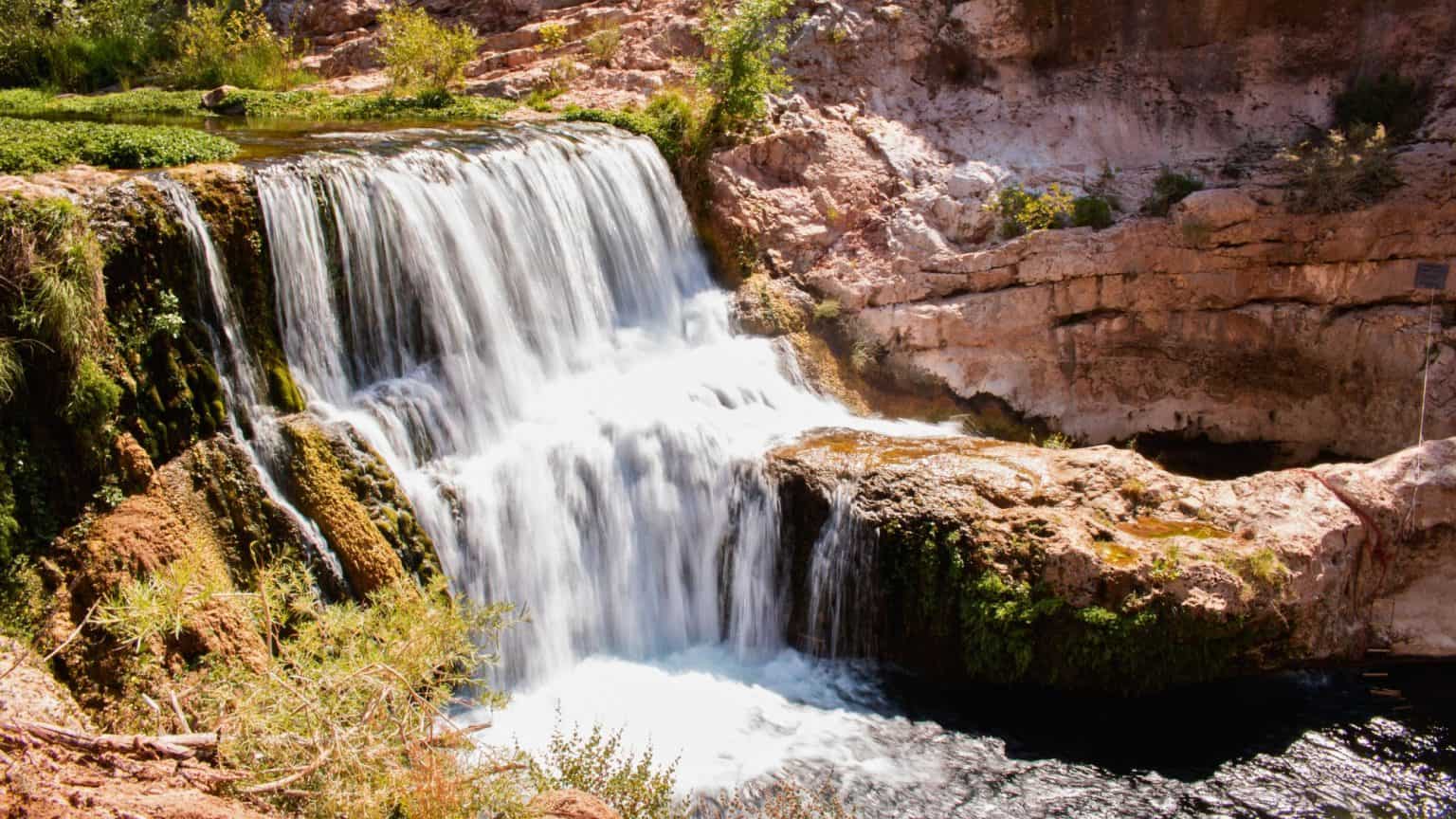 12 Hidden Natural Springs That Are Worth The Hike And Then Some